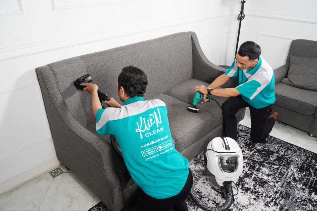 Ini Dia Cara Mudah Mencuci Sofa Kain Biar Bersih Maksimal - KliknClean